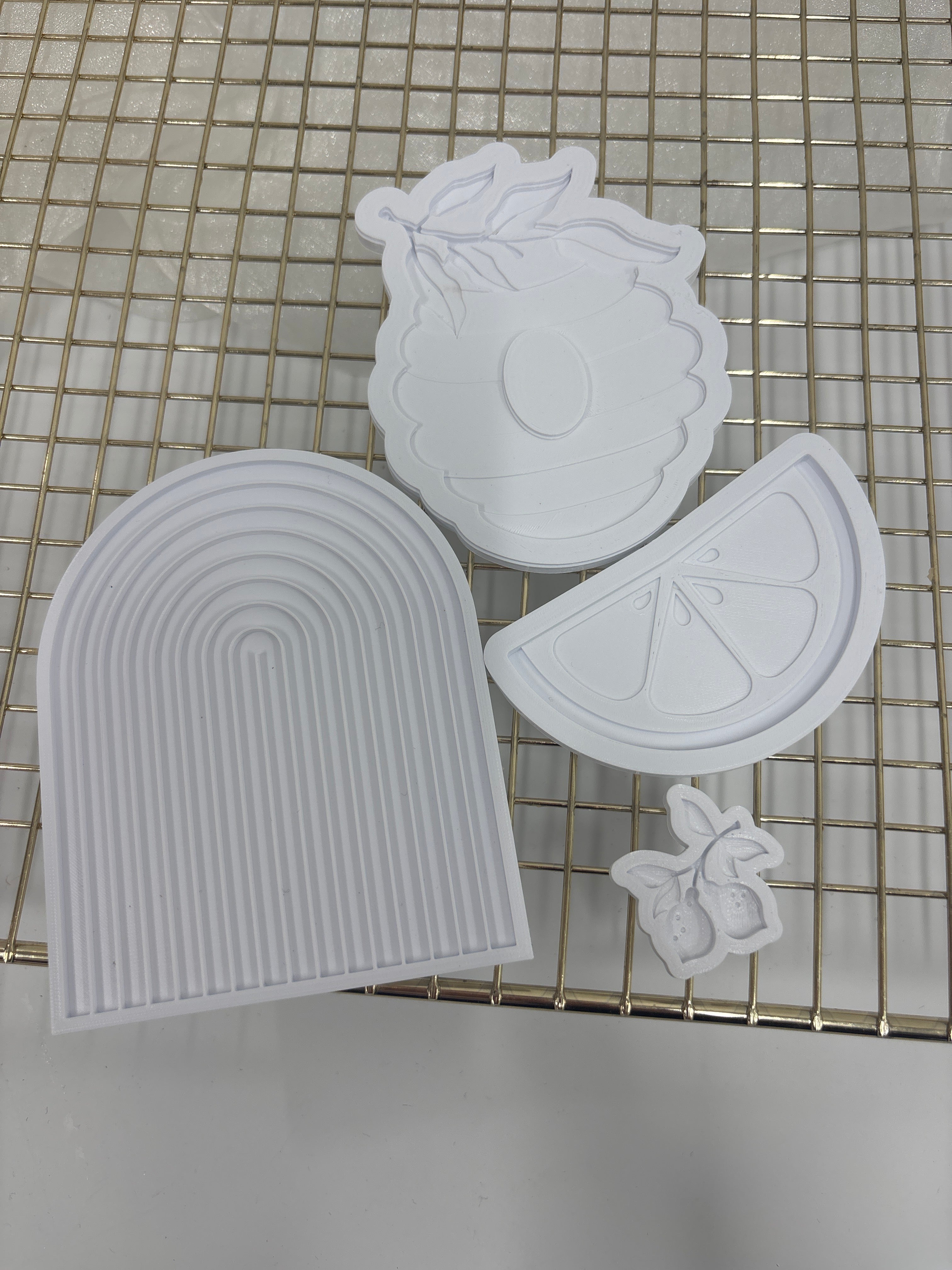 Odd Bunch- arch, beehive, lemon slice & mini lemon– Boss Embossers