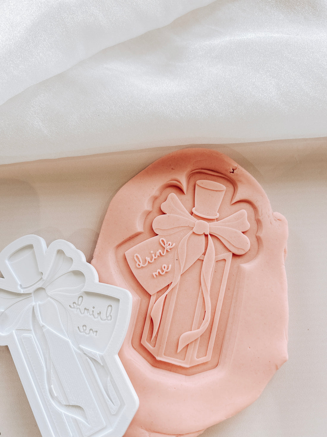 Elegant Bottle with drink me tag debosser and cutter – Boss Embossers